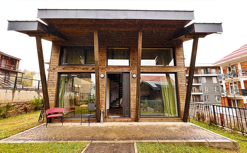 კოტეჯი 2 სტუმარზე ბაკურიანში კოხტის ძირში